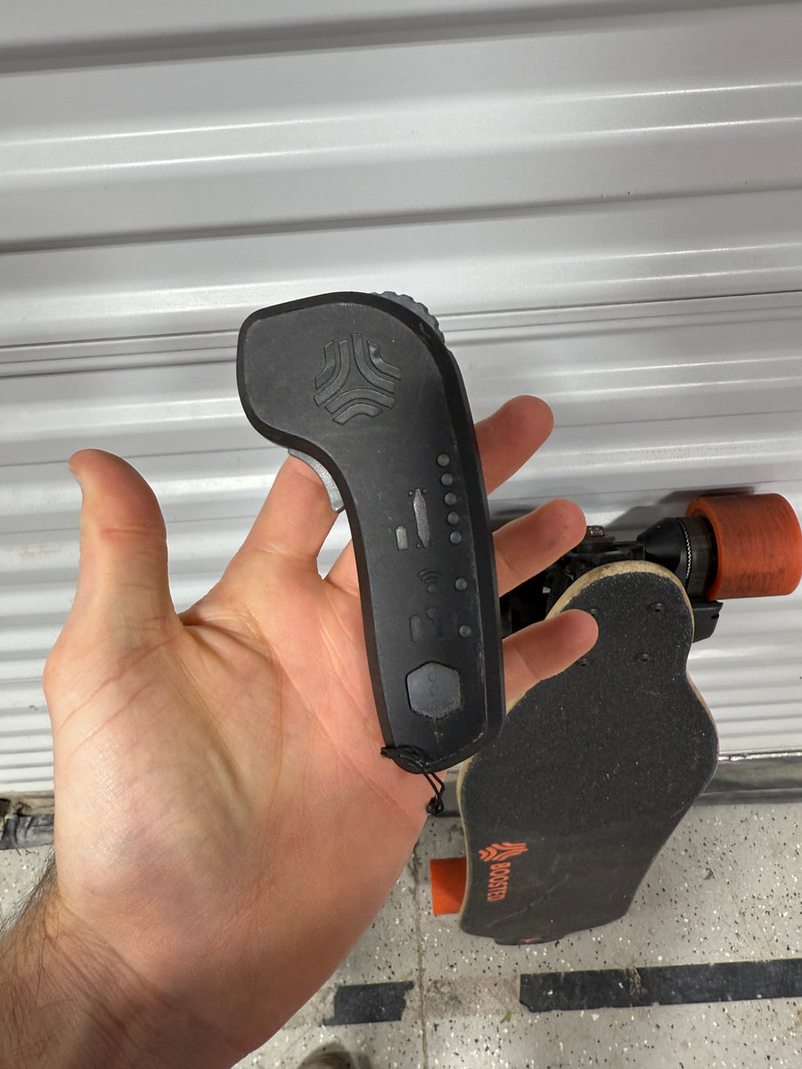 Boosted Board With Remote * READ DESCRIPTION – HN Shop